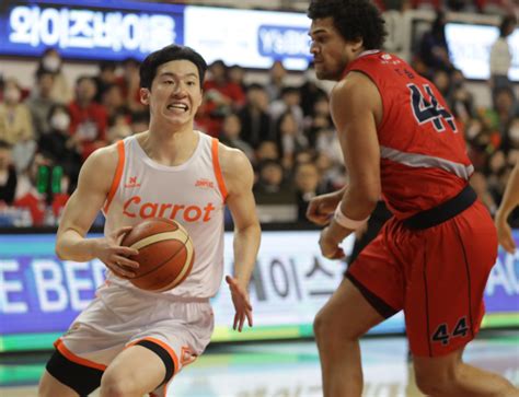 이정현 24점 프로농구 캐롯 현대모비스 꺾고 4강 Po행 중앙일보