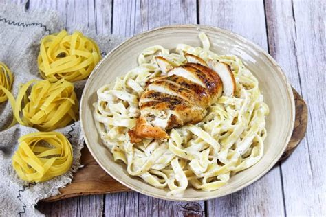 Cheesy Pasta Alfredo Recipe Scrappy Geek