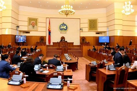 Улсын дээд шүүхийн шүүгчид нэр дэвшигчтэй танилцаж байна