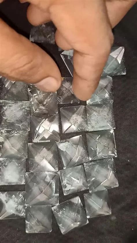 White Crystal Quartz Pyramid 20 25 At ₹ 90piece In Khambhat Id