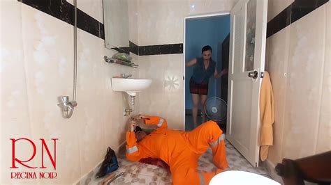 Housewife Without Panties Seduces Plumber S1 Regina Noir Eporner