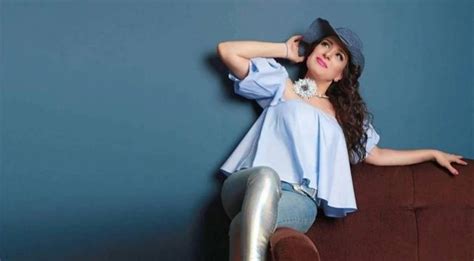 ميرنا وليد تعلن أسباب اعتذارها عن عدم العمل مع محمد صبحي مجلة لها