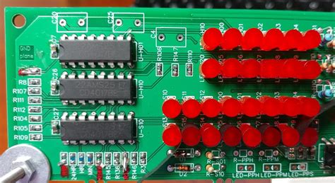 Diodes Resetting Two Cd4017 Counters Simultaneously Only One Resets