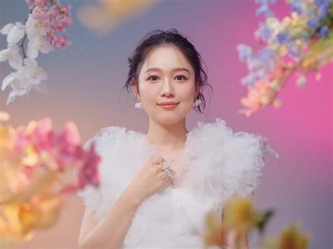 西野カナ 5年5カ月ぶり“活動再開”を報告 ファンとの再会誓った思い出の横浜アリーナでワンマンライブの開催も めざましmedia