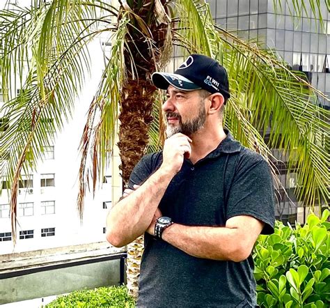fabio sasso um visionário do marketing digital só celebridades