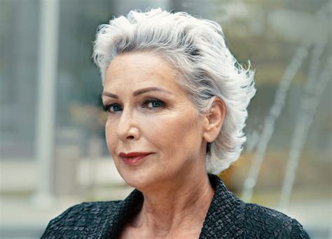 15 Flattering Wavy Hairstyles For Fine Haired Women Over 50