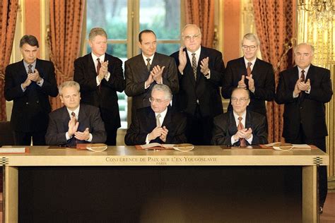 Dayton Agreement Famous Photo On This Day