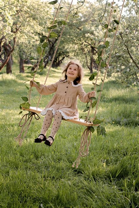 Девочка на качелях Фиолетовые фоны Качели Фотосессии подростков