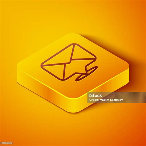 주황색 배경에 격리된 등색 선 봉투 아이콘입니다 전자 메일 메시지 문자 기호입니다 노란색 정사각형 버튼입니다 벡터 일러스트레이션