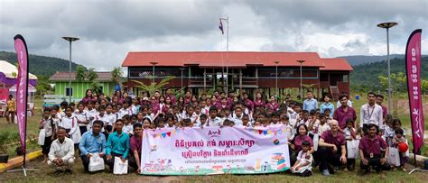 អេ អឹម ខេ ប្រគល់កង់ សម្ភារៈសិក្សា គ្រឿងបរិក្ខារ និងដាំដើមឈើ ជូនសាលាបឋមសិក្សាគងឆា ខេត្តកោះកុង