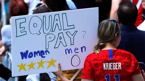 Equal Pay Fight Resonates As New York Fetes Us Womens Soccer Team
