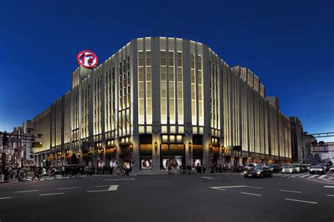 伊勢丹新宿店本館 35年ぶりの外壁修繕が完了。省エネにも配慮した照明デザインで時間や季節を演出 Life Fashion Headline