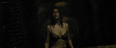 Голая Бланка Суарес в The Bar