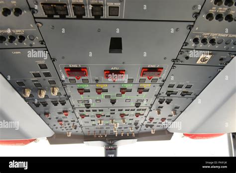 Boeing 777 Cockpit Transponder