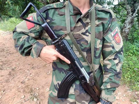 Khit Thit Media ရေဦးမြို့အတွင်း ကင်းပတ်ရန် ထွက်လာသော Facebook