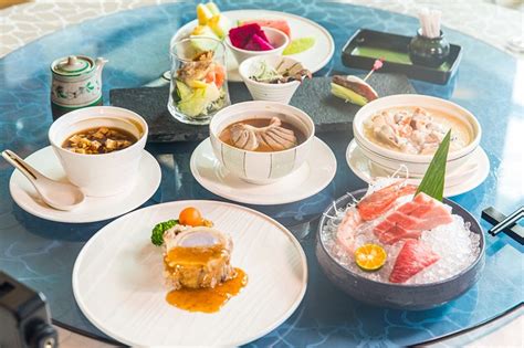 順時中吃美食前進屏東東港佳珍海產餐廳點一份陳時中部長黑鮪魚套餐鮪隨而來的滋味太美好 Yahoo奇摩旅遊