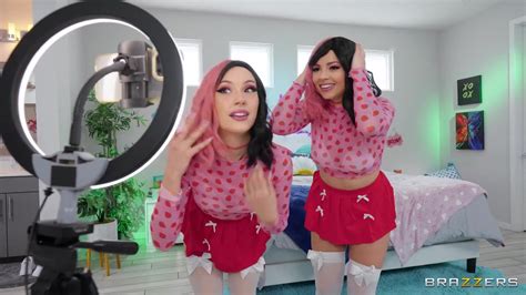 Cute Plump Busty Similarly Dressed Teens Steal The Dudes Money While Enjoying His Dick