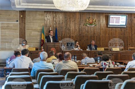 Общинският съвет в Добрич одобри поемането на дългосрочен дълг за ремонт на центъра на града Утро