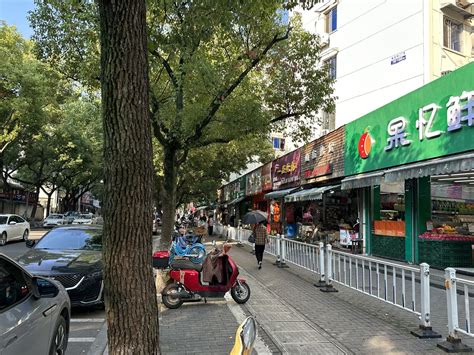 【18图】老社区门口底商，对面菜场！，72平150w！租金10w一年宁波海曙段塘南苑北区186弄粮丰街商铺商铺租售生意转让出售 宁波58同城