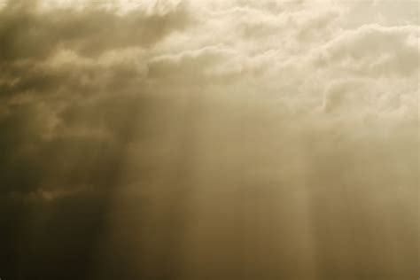 구름 구름 경치 먹구름 자연의 아름다움 자연의 힘 태양 광선 하늘 황홀한 하늘에 관한 무료 스톡 사진