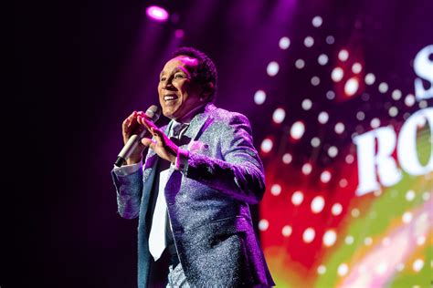 Smokey Robinson And His Detroit Audience Wow One Another In Fox Return
