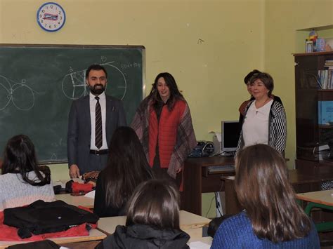 54 ე საჯარო სკოლას თბილისის იუნუს ემრეს სახელობის ინსტიტუტის დირექტორი ეწვია