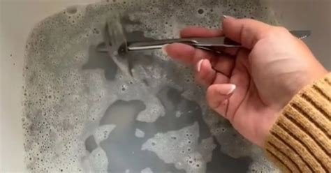 Revive Your Cutlerys Shine Within Seconds Using Experts Simple Tin Foil Hack Mirror Online