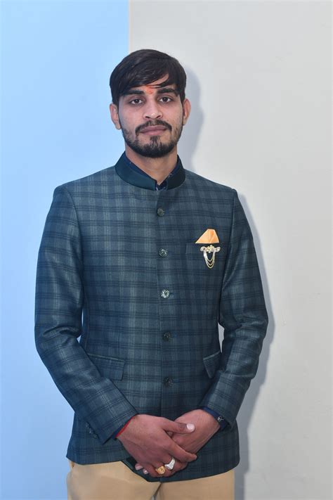 Kuldeep Yadav Medium