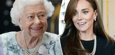 Kate Middleton Wears Queen Elizabeths Pearl Necklace At Palace Reception I Know All News