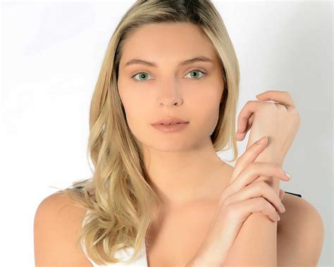 Natural Green Contact Lenses Bella Lense Best In Uk
