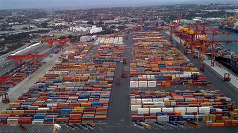 Windows Server Containers Go Public