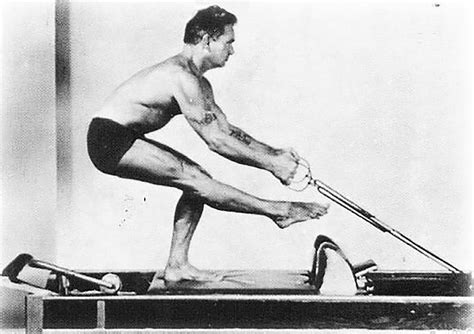 Pilates El Hombre Que Inventó Su Método De Gimnasia En Un Campo De