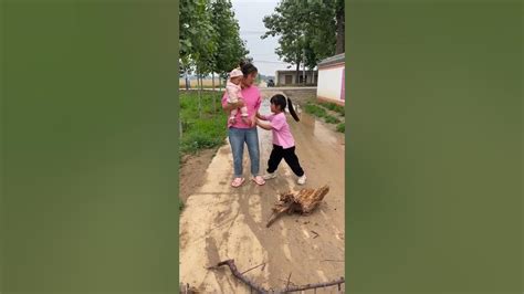 哈哈哈娱乐一下😂😂😂 陪你们疯陪你们闹陪你们一起笑 一起长大一起玩耍 给生活找点乐子 家有萌娃欢乐多 亲子时光 儿童时光 戏精
