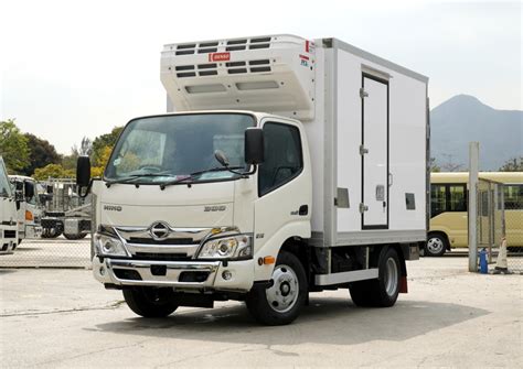 日野300貨車小巧上位│ 5 5噸低床版本操控靈活 迎合香港路況