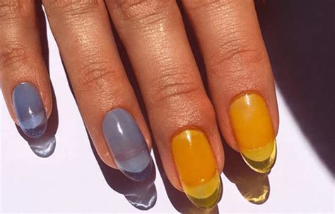 ناخن مصنوعی ژله ای چیست و چگونه روی ناخن کاشت می شود؟