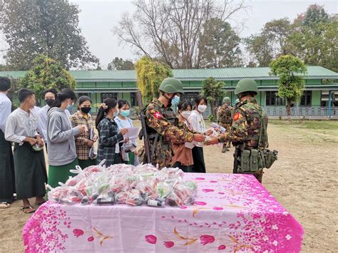 ဟိုပန်၌ တက္ကသိုလ်ဝင်တန်း စာမေးပွဲဖြေဆိုသည့် ကျောင်းသား သူများအား အချိုရည်နှင့် အာဟာရမုန့်များ