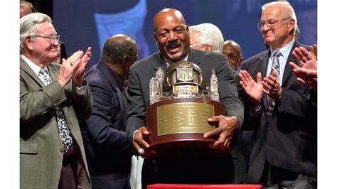 Cleveland Browns Legend Activist Jim Brown Dead At 87