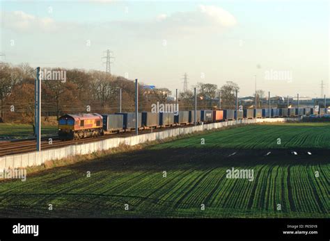 Klasse 66 Diesellok Fotos Und Bildmaterial In Hoher Auflösung Alamy