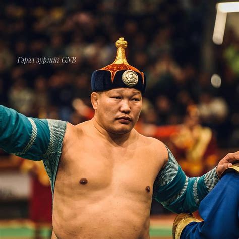 Яасан цуутай хар хүү вэ🤭 •Бидний Харцага Н Золбоо Фэн Хуудас•