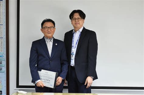 지난 7월 7일 당 사무소 대회의실에서 3명의 114기필리핀 70기 Wfk 봉사단원들의 현지적응교육 수료식이 진행되었습니다 이번 114기 봉사단원들은 누구보다도