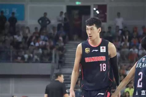 广东新秀杜润旺：为逃避学习来到东莞体校，季前赛杜导给我信心 每日头条