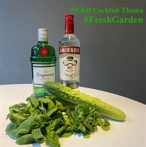 너드 맛있는 칵테일의 기준에는 여러가지가 있지만 프래쉬한 재료와 좋은 술이 가장 기본이라고 생각합니다 언제 마셔도 프래쉬한 맛과 향을 자랑하는 재료를 사계절 내내