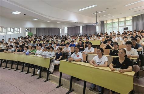 西工大举行党员基本培训第一次集中大课 西北工业大学