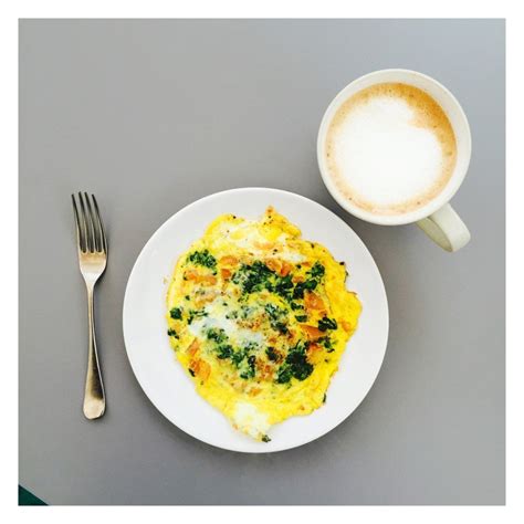 Breakfast Omelette With Spinach And Tomato Daisies And Pie