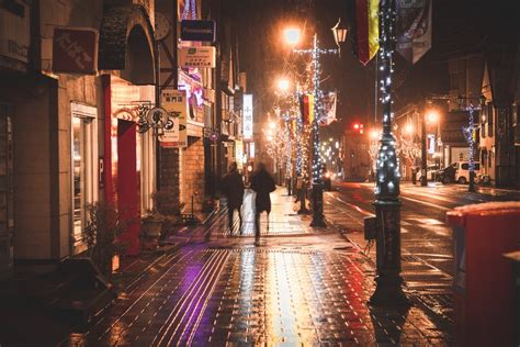 무료 이미지 시티 거리 빛 도시 지역 조명 가로등 하늘 어둠 도로 하부 구조 골목 이웃 분위기 저녁 중심지 한밤중 조약돌 건물 노면