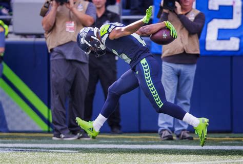 Seahawks Gamecenter Live Updates Highlights From Seattles Home