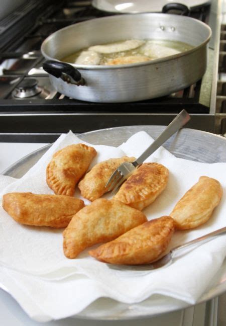 פורים עיראקי כהלכתו סמבוסק חומוס סמבוסק גבינה עוגיות בעבע בתמר מיכל וקסמן Sweet Oldies