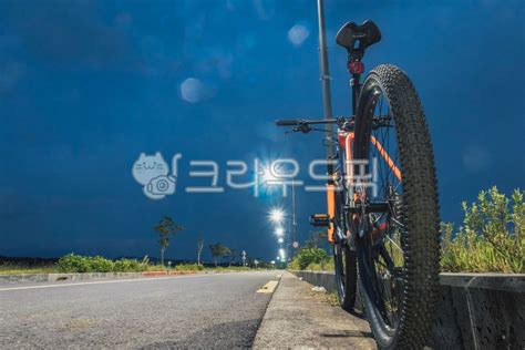 가로등 Bike Bicycle 자전거 Transportation 사진이미지일러스트캘리그라피 Jackyphoto작가