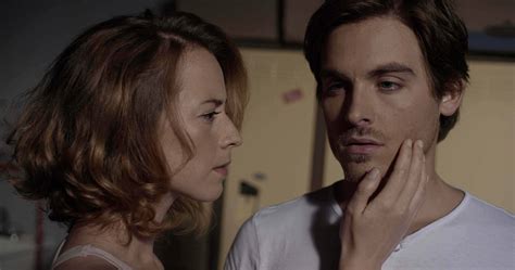 Qanda With All The Wrong Reasons Actor Karine Vanasse Shedoesthecity