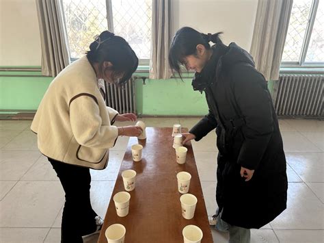 我院举办“不羁之美，自由之心”单手翻纸杯游戏活动 菏泽学院教师教育学院